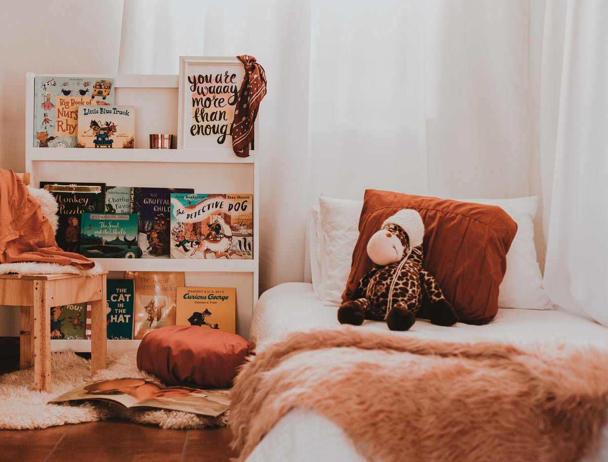 Classic Bookshelf | Reading Rack | Open Display | Grandpa's Workshop